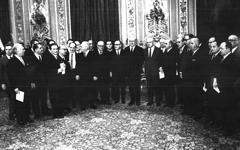 Renzi e la storia dei 63 governi in 70 anni - Radio Popolare